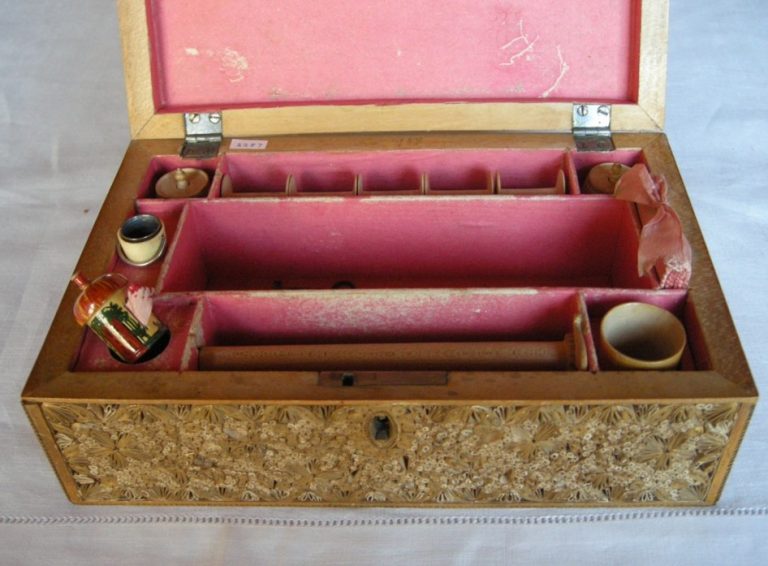 Winding Reels for Thread and Floss – Webster's Knitting Needle Notions